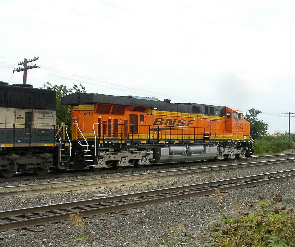 BNSF 5942